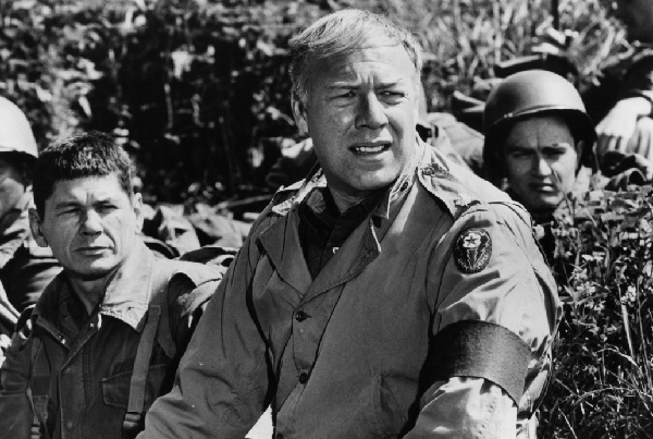 In memoriam : George Kennedy - HistoryScope
