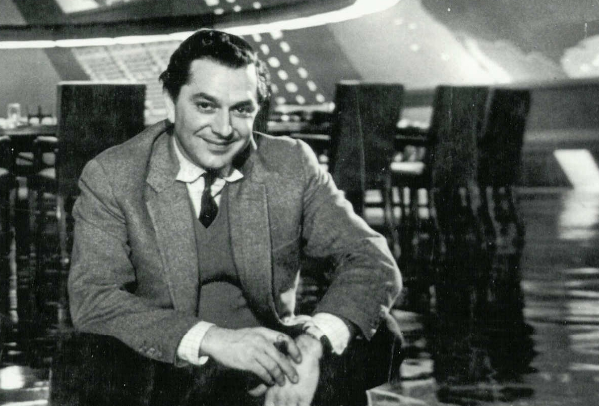 In memoriam : KEN ADAM - HistoryScope